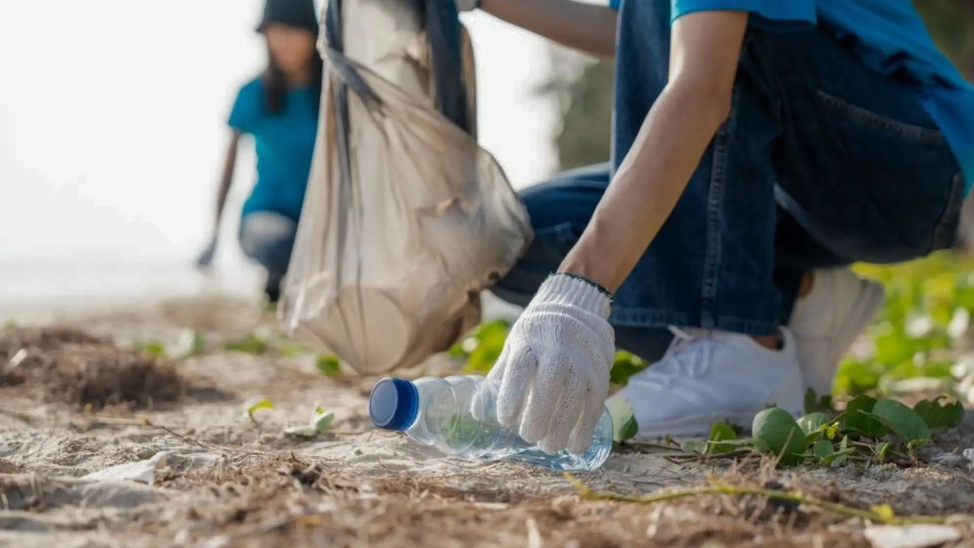專訪 RE-THINK 專案經理 王人卉 / 淨灘是環境教育的實體教室 - TVBS ESG專區